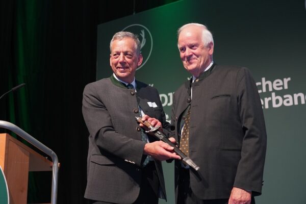 Bundesjägertag: Helmut Dammann-Tamke ist neuer DJV-Präsident ...